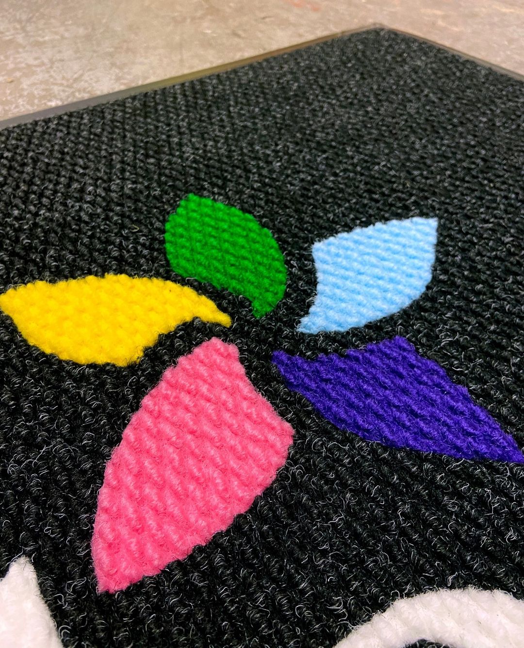 Impress Your Guests with Dura Nop Logo Doormats: Colors and Details Th ...